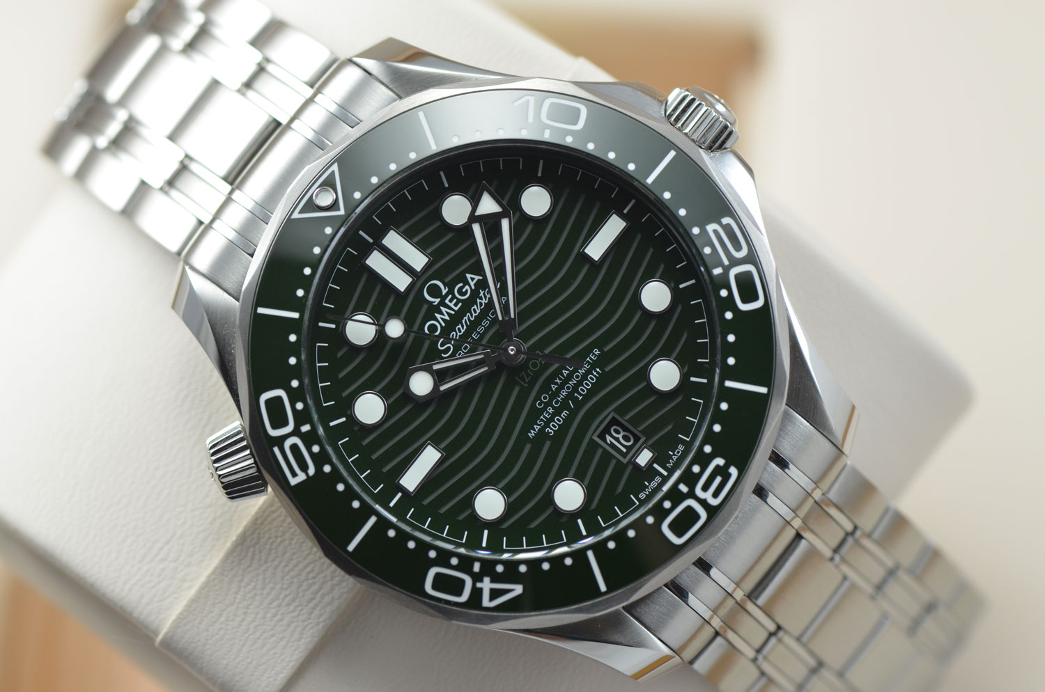 2023 Mens Omega Seamaster Diver 300M Green Dial Ceramic Co-Axial 42MM ...